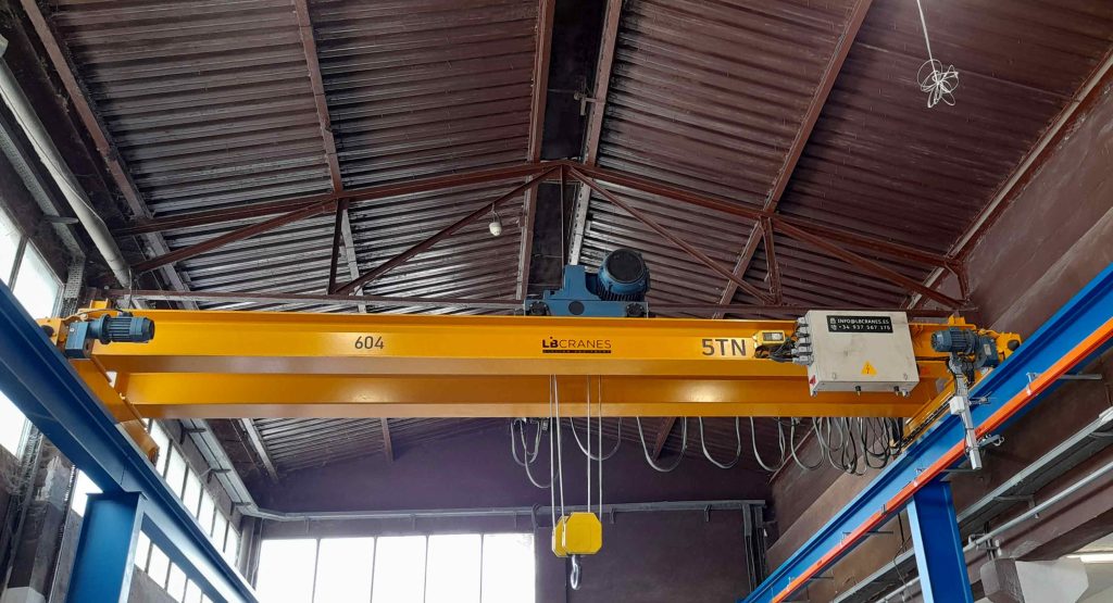 Un pont roulant birrail de 5 tonnes - Ponts roulants LBCranes Espagne.